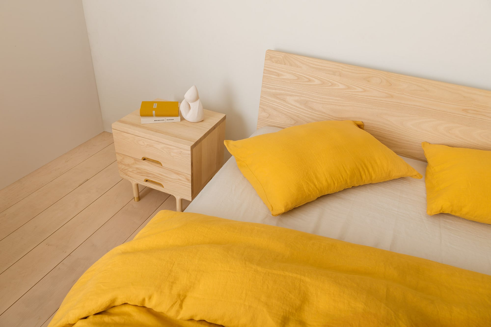 Simple Bed - Modern Platform Bed with Brass Feet | Kalon Studios EU