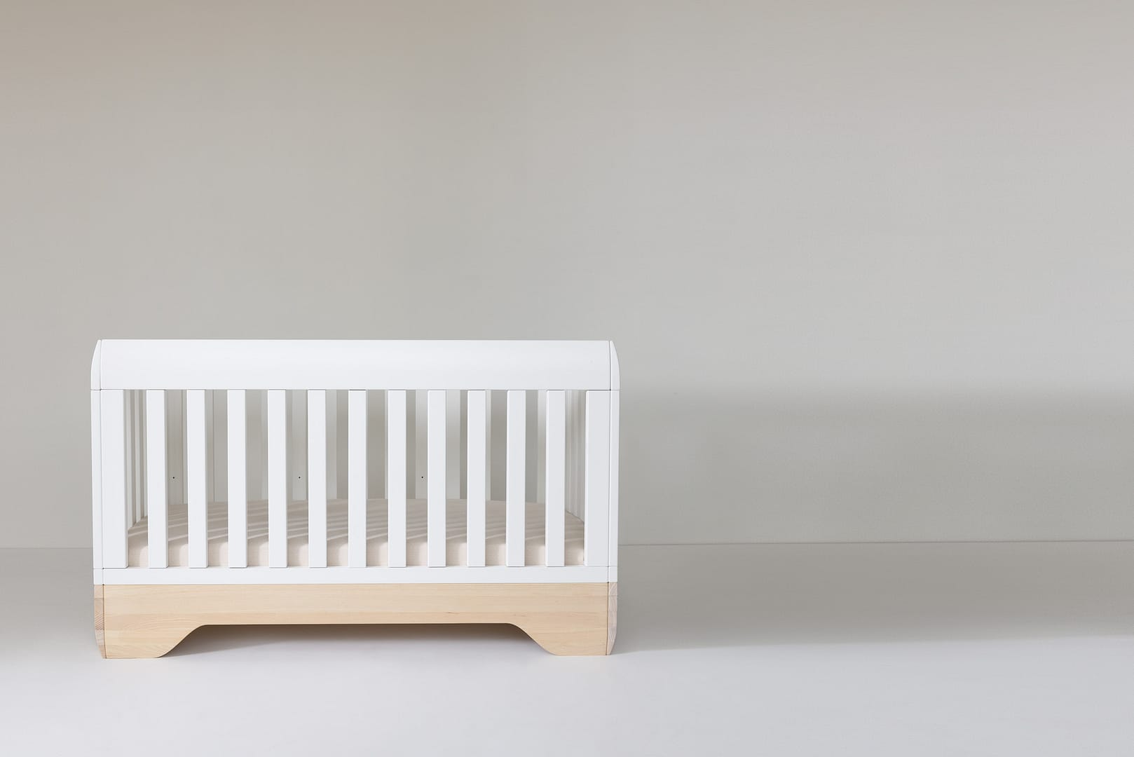 Echo Crib - Modern Solid Wood Convertible Crib | Kalon Studios EU
